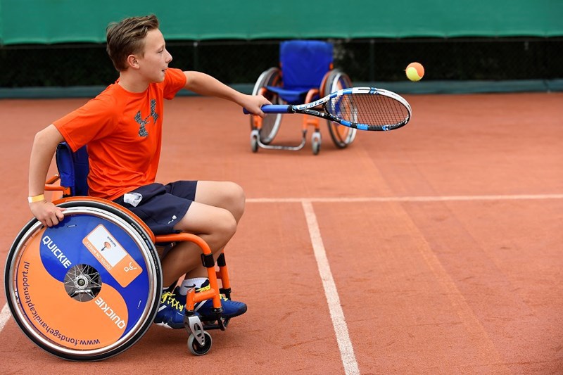 De Boerdere positief verrast door vol speelveld rolstoeltennis in ...