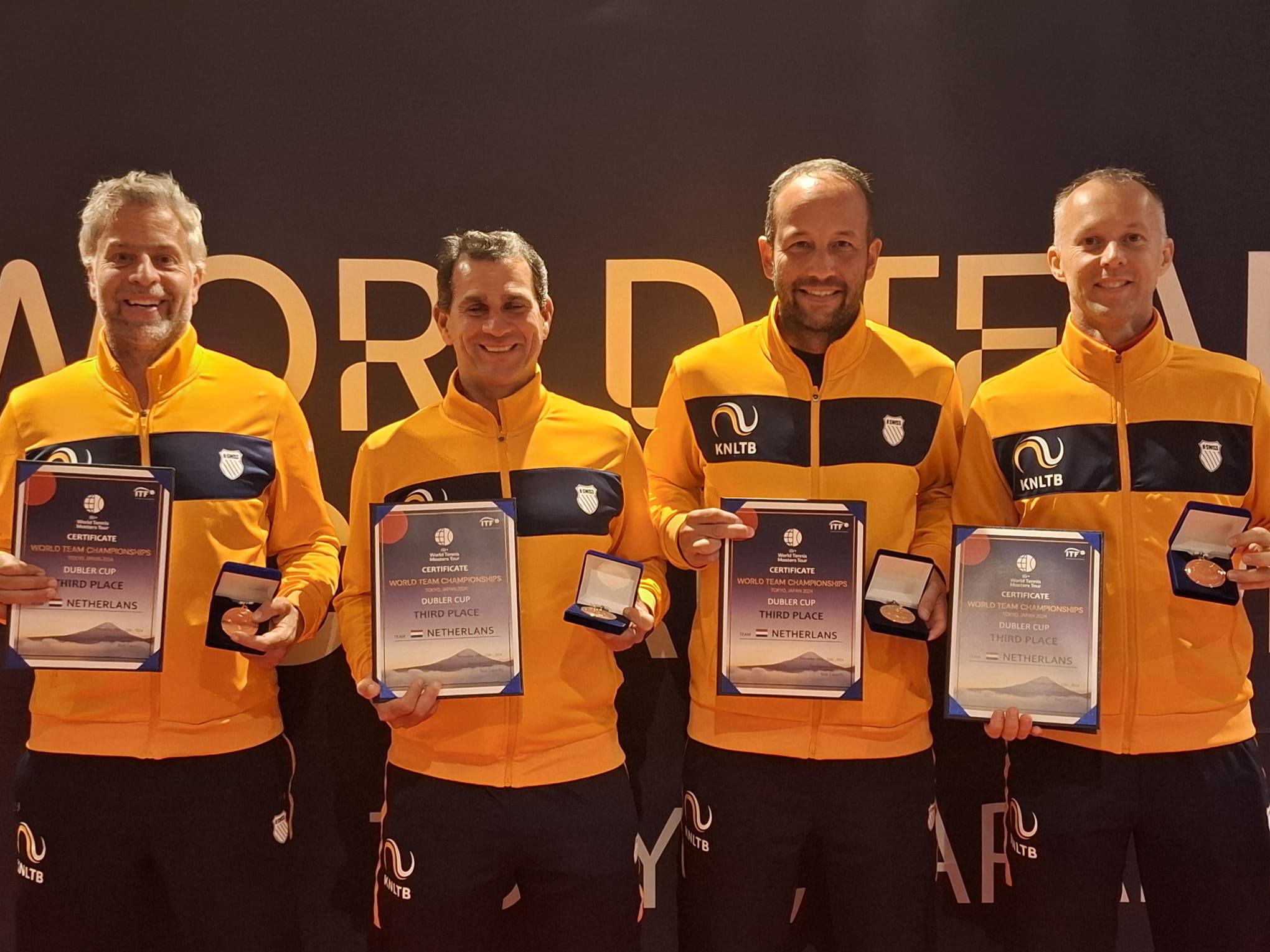Fraaie bronzen plak voor Nederlandse mannen op WK 45+ | Tennis